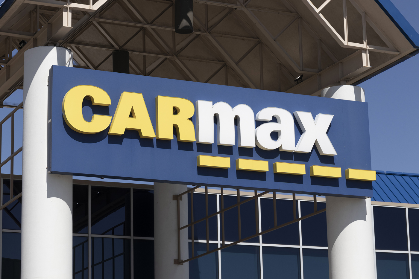 CarMax Stock Stalls on Q2 Earnings Setback
