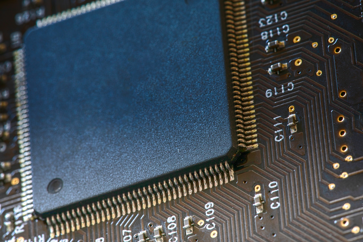 AMD Slips as Valuation Concerns Overshadow Q3 Beat